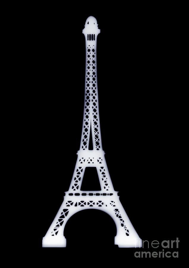 Simple Eiffel Tower Model Using Basic Shapes – peerdh.com