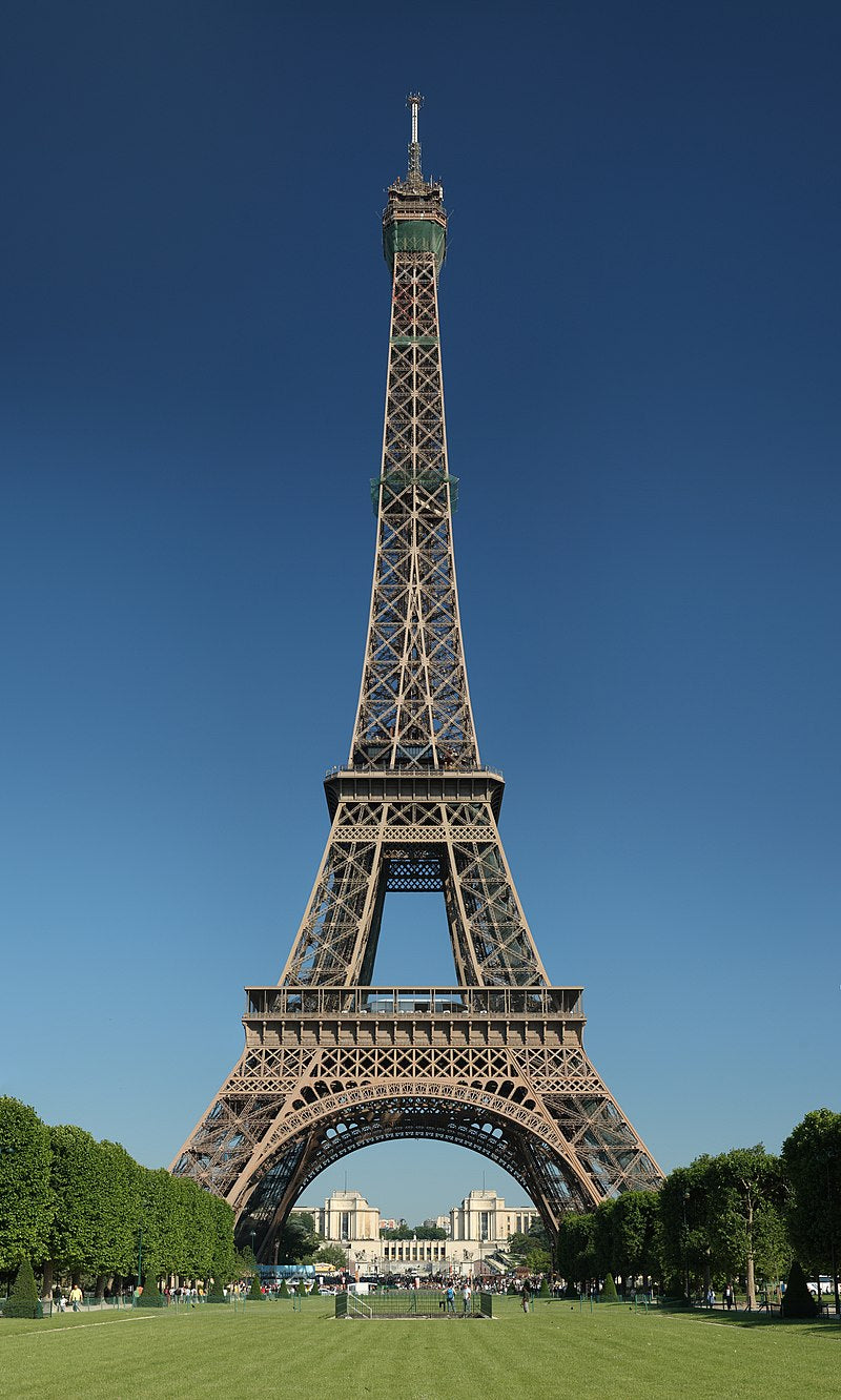 Creative Models Of The Eiffel Tower Using Recycled Materials – peerdh.com