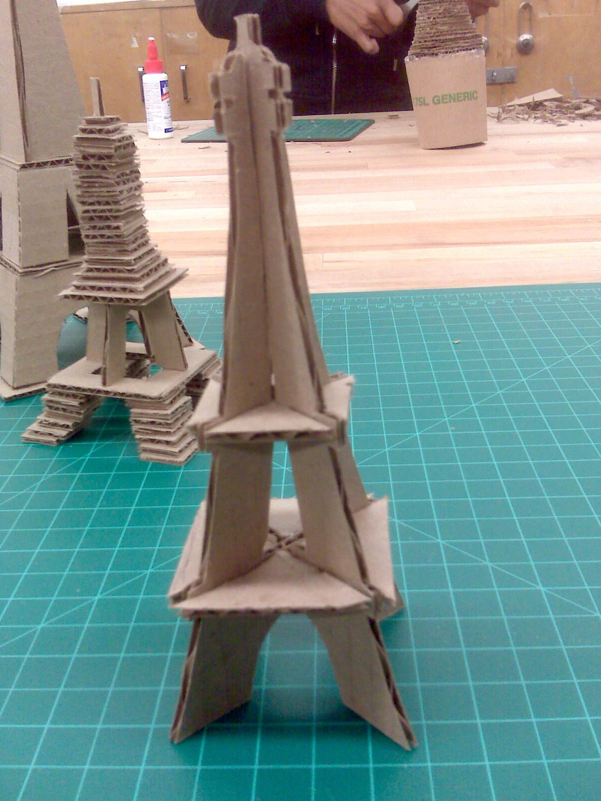 Step-by-step Guide To Building A Cardboard Eiffel Tower Model – peerdh.com